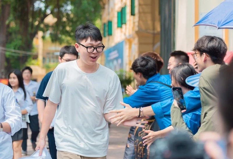 Điểm chuẩn vào lớp 10 công lập của Hà Nội năm học 2023-2024 | Báo Nhân ...