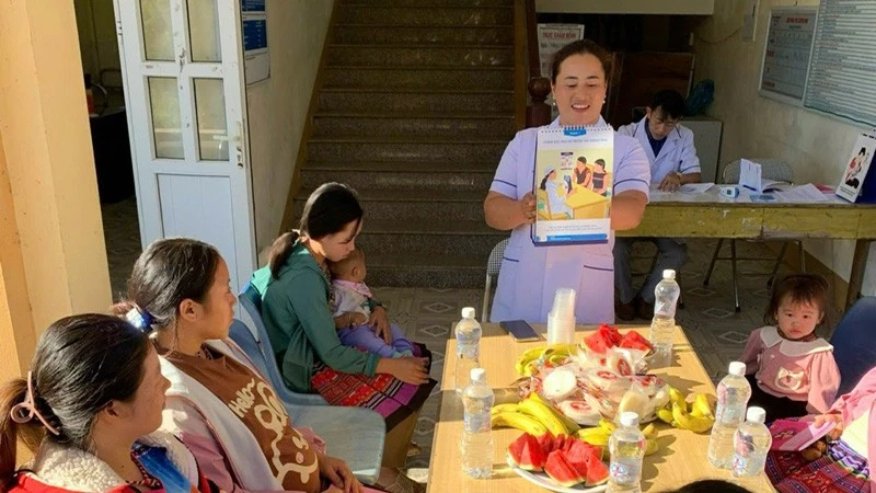 Tiếp tục hoàn thiện, triển khai các chính sách về dân số kịp thời, hiệu ...