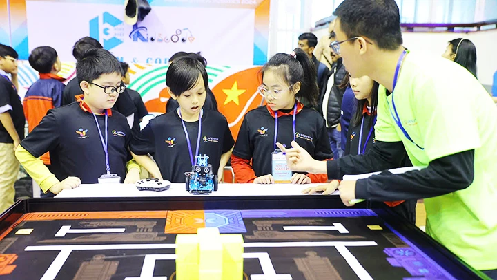 Vòng chung kết Cuộc thi Vô địch quốc gia STEM, AI và Robotics 2024 ...