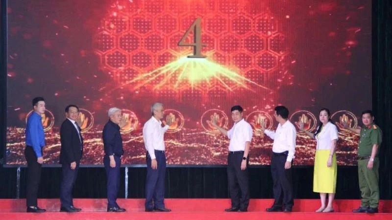 Hà Nội phát động phong trào “Bình dân học vụ số” | Báo Nhân Dân điện tử