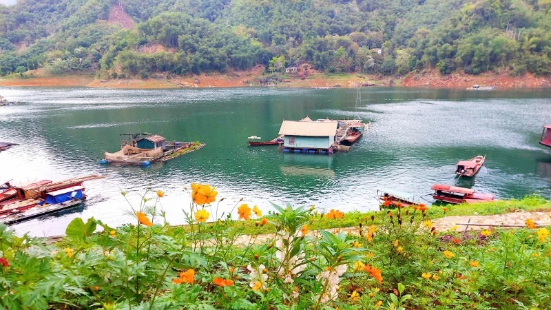 Đà Bắc thơ mộng mùa xuân - khám phá bản sắc Mường | Báo Nhân Dân điện tử