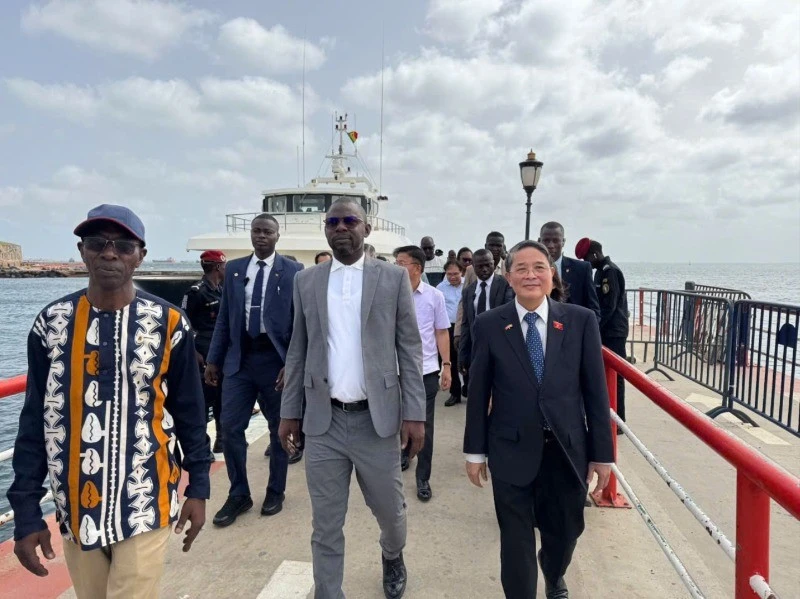 Đoàn cấp cao Quốc hội Việt Nam tìm hiểu mô hình văn hóa, du lịch lịch ...