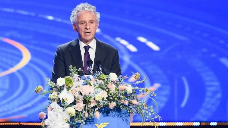 Giáo sư Richard Henry Friend: Giải thưởng VinFuture tạo nhiều niềm hứng ...