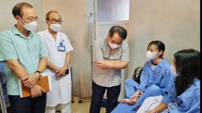 13 học sinh Trường Cao đẳng Công nghiệp Thái Nguyên ra viện sau khi ...