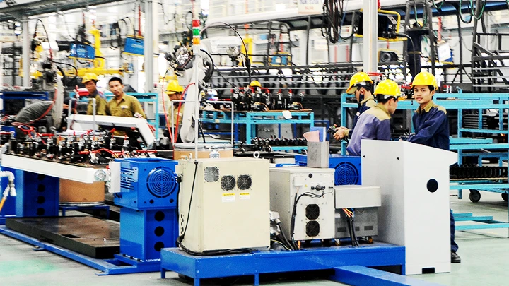 Phấn đấu phát triển kinh tế - xã hội, tăng trưởng hơn 8% | Báo Nhân Dân ...